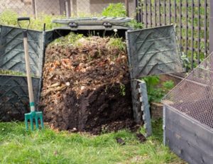 Hoe maak je, je eigen compost voor je moestuin? | Vegalifestyle Magazine
